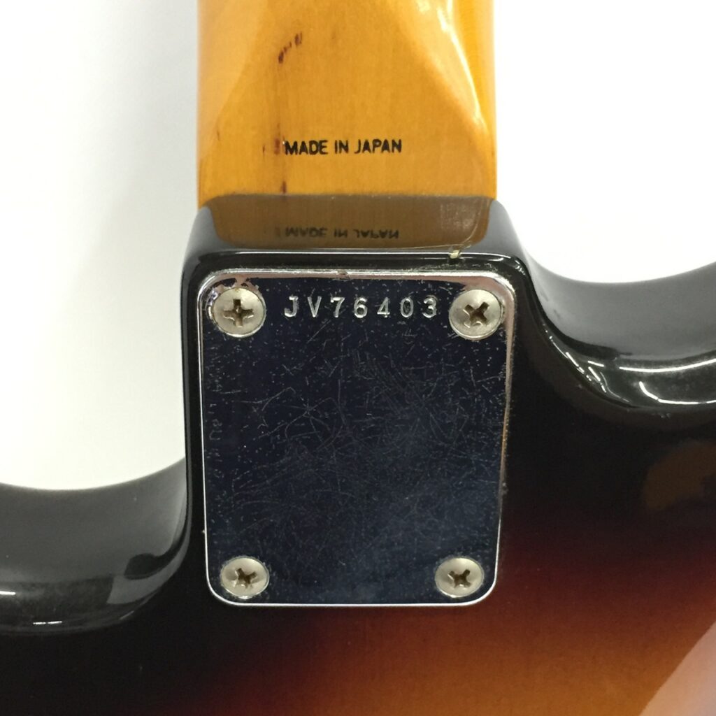 特に初期のJVシリアルはネックプレートにシリアルがあり 115シリーズなどの最上位機種は ヘッドにMADE IN JAPANと打たれた。