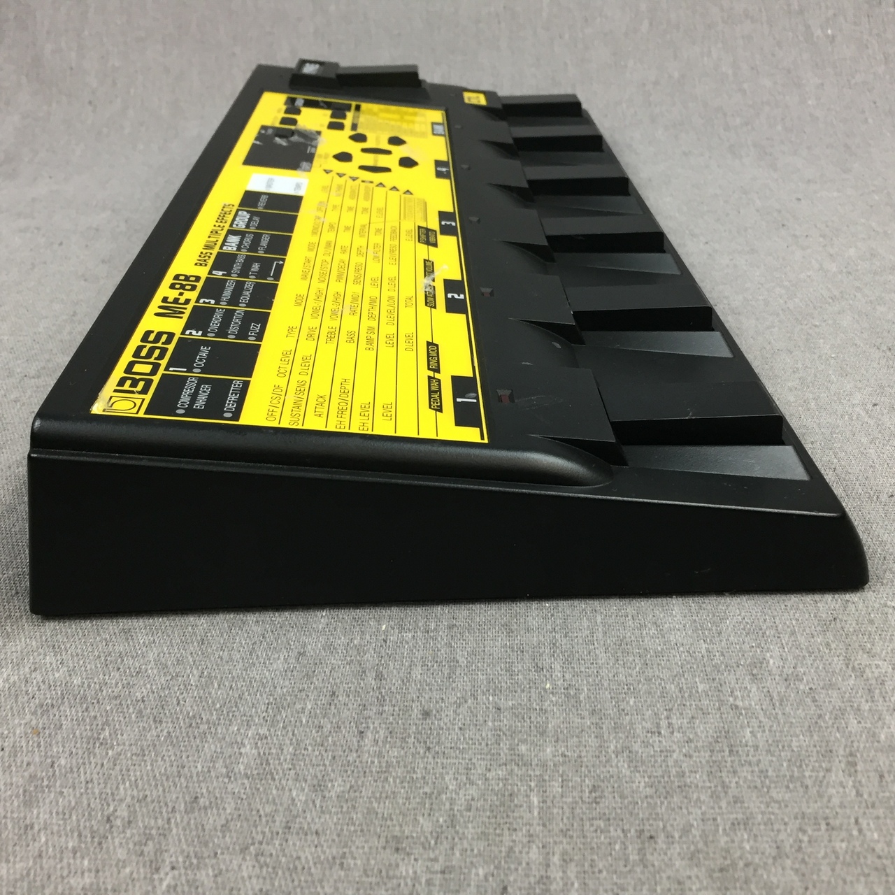 ME-6BはJamiroquaiのスチュアート・ゼンダー氏や東京事変の亀田誠治氏なども愛用するエフェクターで、